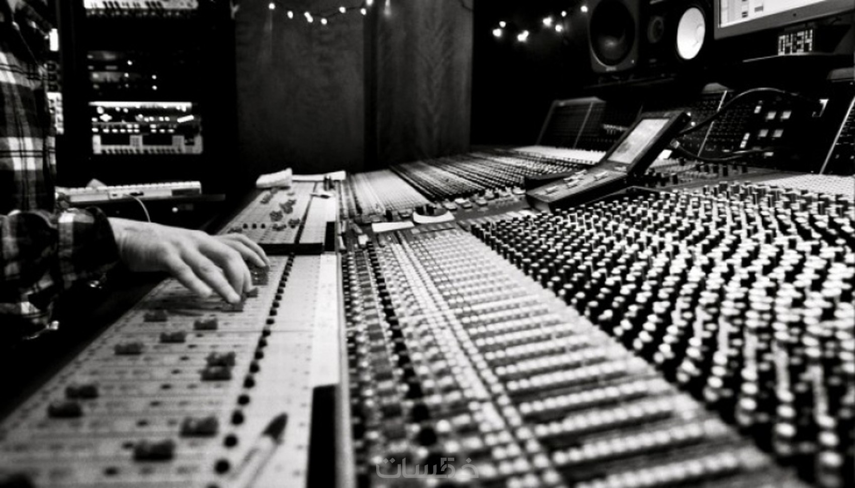 التعليق الصوتي على فديوهاتك 5 دقائق - خمسات